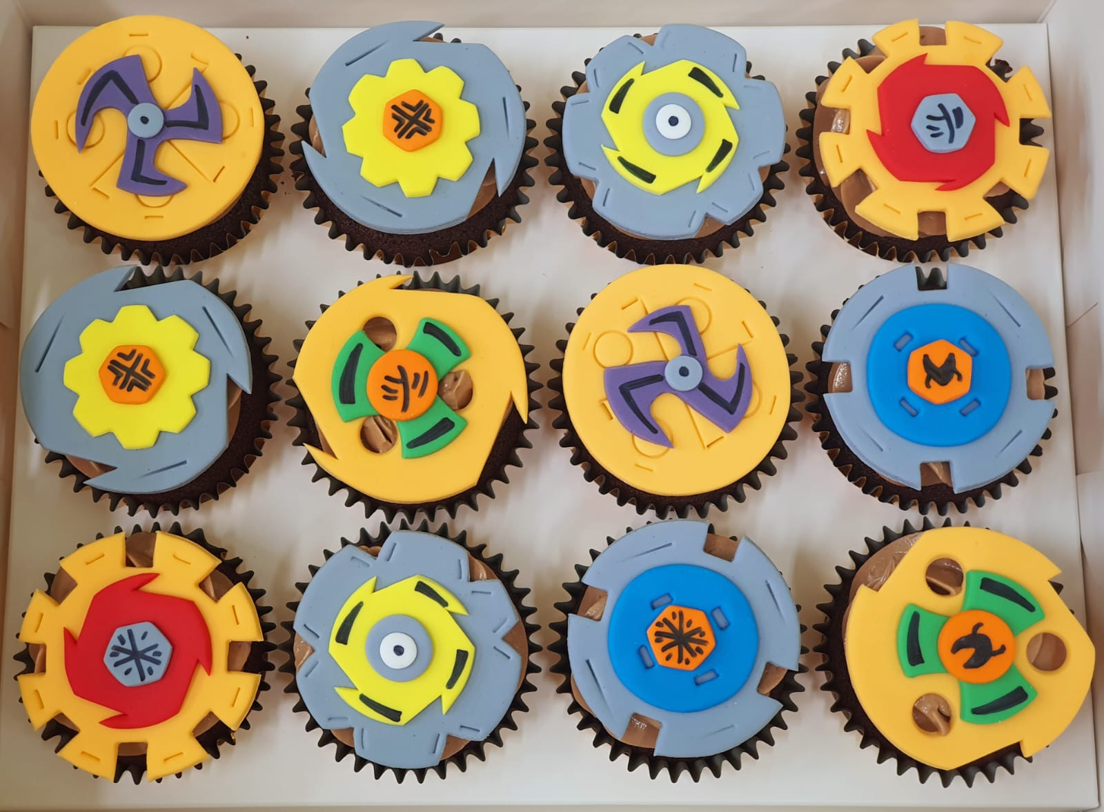 Beyblade Cupcakes (Box of 12) - Spinning Battle Arena Birthday Treats ...